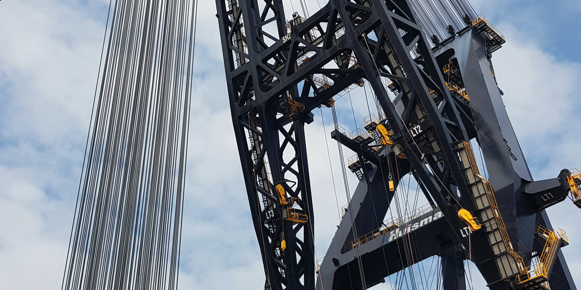 2x10,000mt Tub Mounted Cranes - Huisman